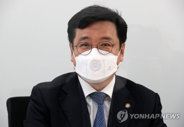 삼성 회장 취임 임박한 이재용 지배구조 개편 논의 중인 준법위와 회동
